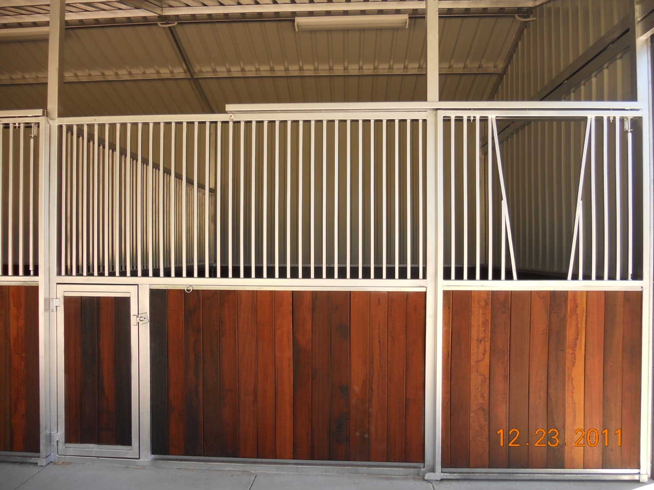 Stall fronts sliding door V for horse to look through | JustRural